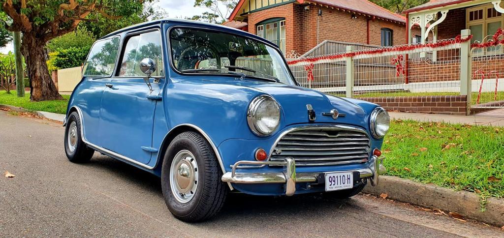 Classic 1964 Mk1 Mini Cooper | Skoutli