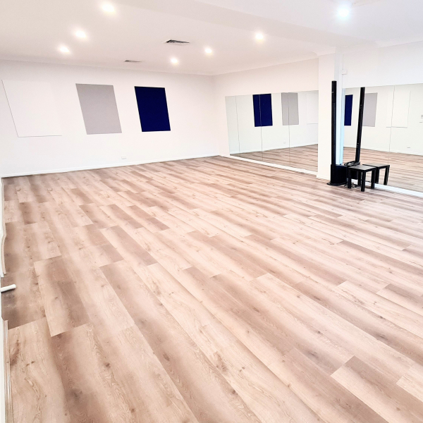 Well-Lit , Open Plan Space | Skoutli